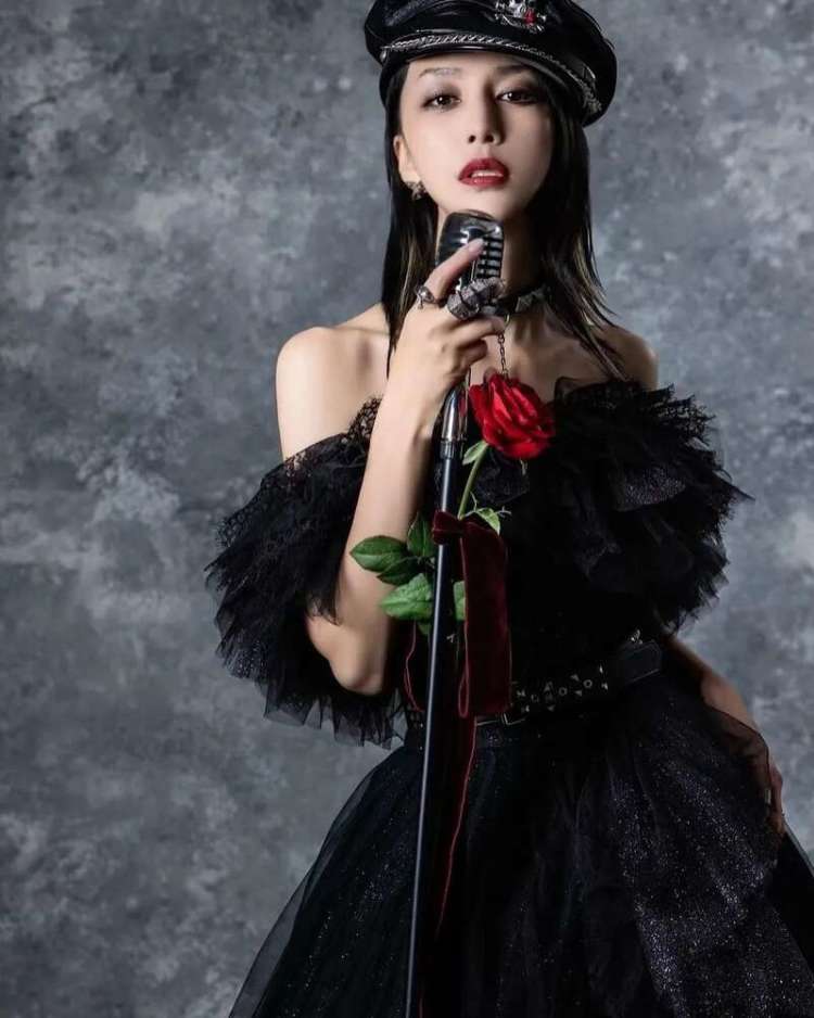 中岛美嘉ins曝照 网友泪目:我的NANA又回来了 -6parkbbs.com