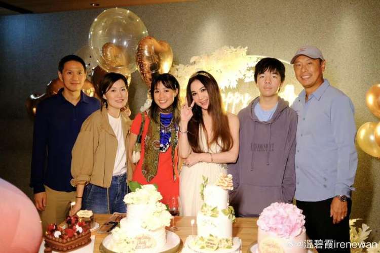 不老女神温碧霞获老公惊喜庆生!二人当众亲吻 -6parkbbs.com